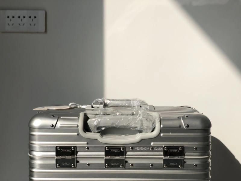 Accurate model Rimowa Suitcase