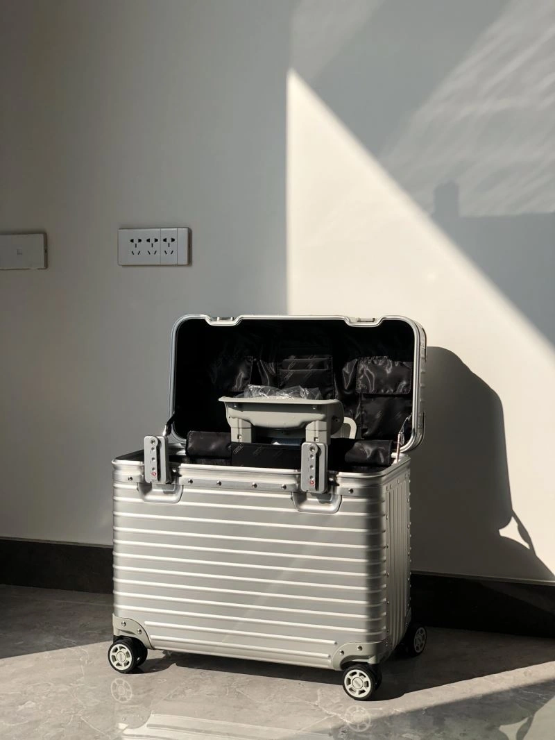 Accurate model Rimowa Suitcase