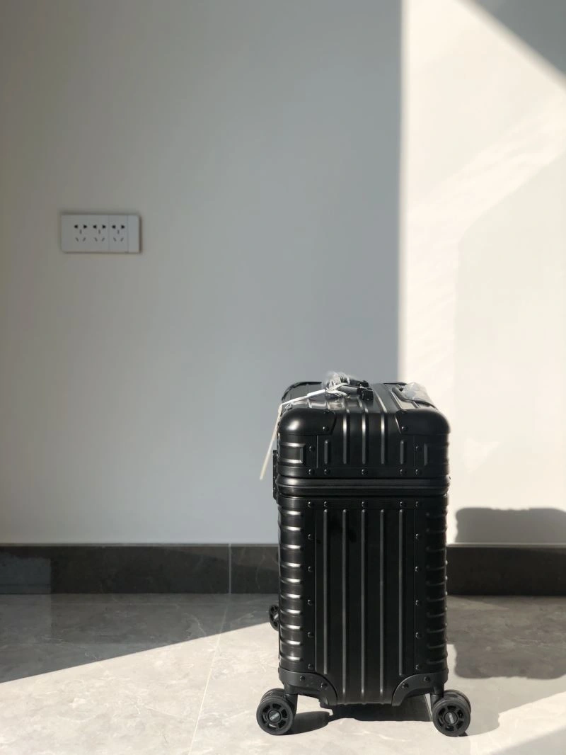 Indistinguishable Rimowa Suitcase