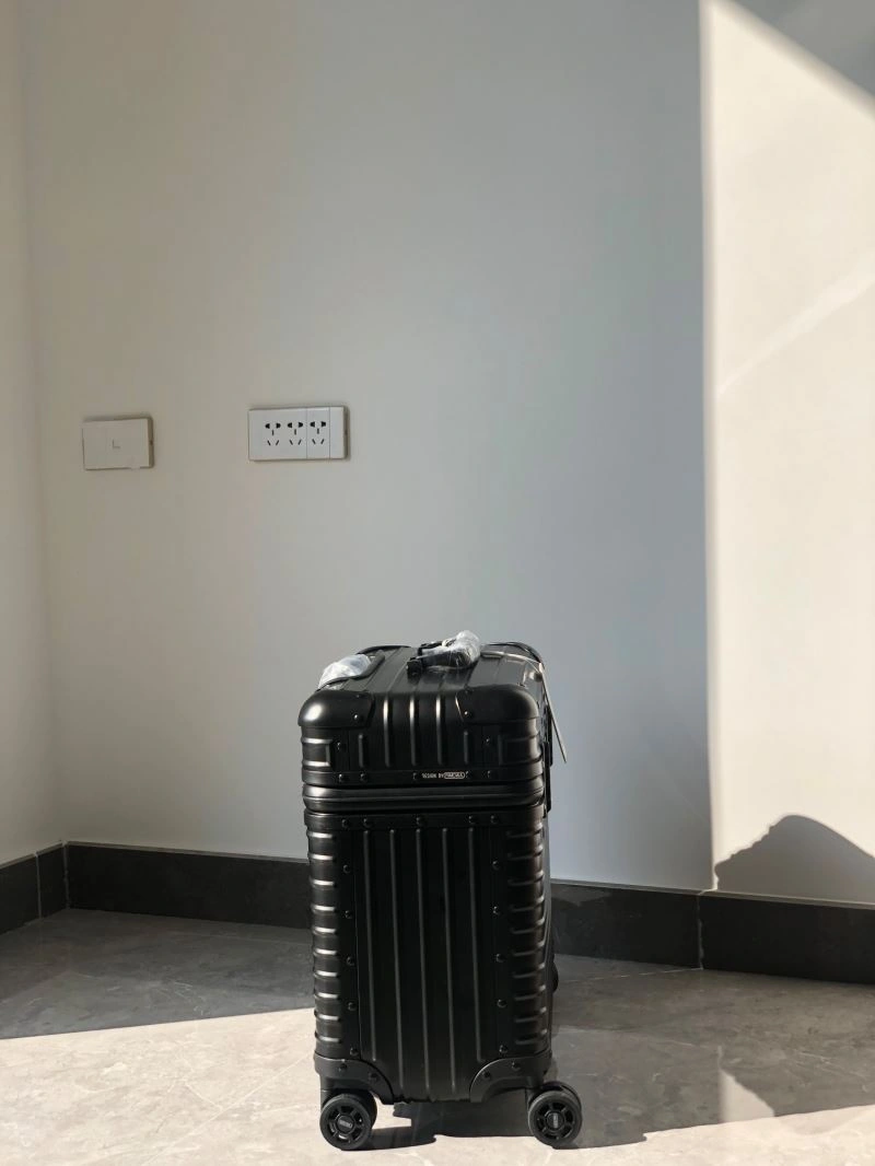 Indistinguishable Rimowa Suitcase