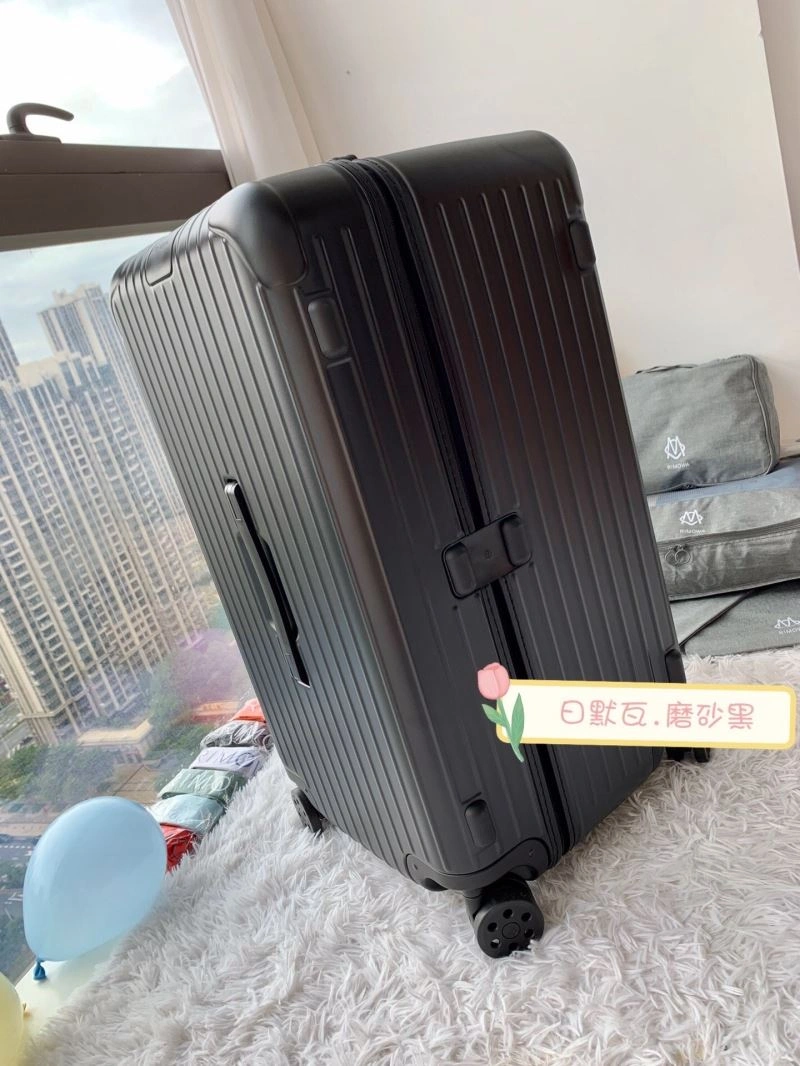 Accurate model Rimowa Suitcase