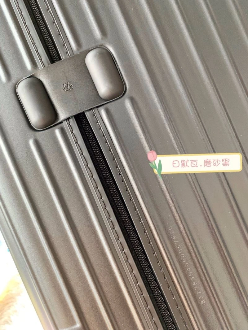 Accurate model Rimowa Suitcase
