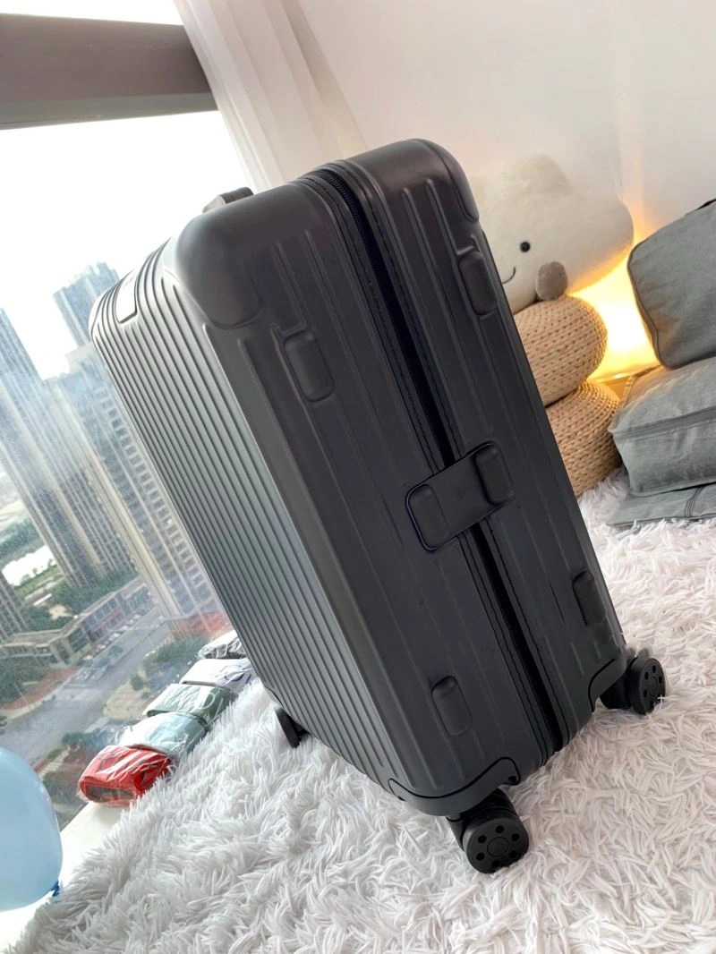 Perfect replica Rimowa Suitcase
