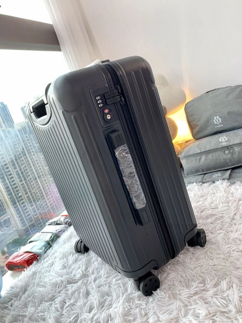 Perfect replica Rimowa Suitcase