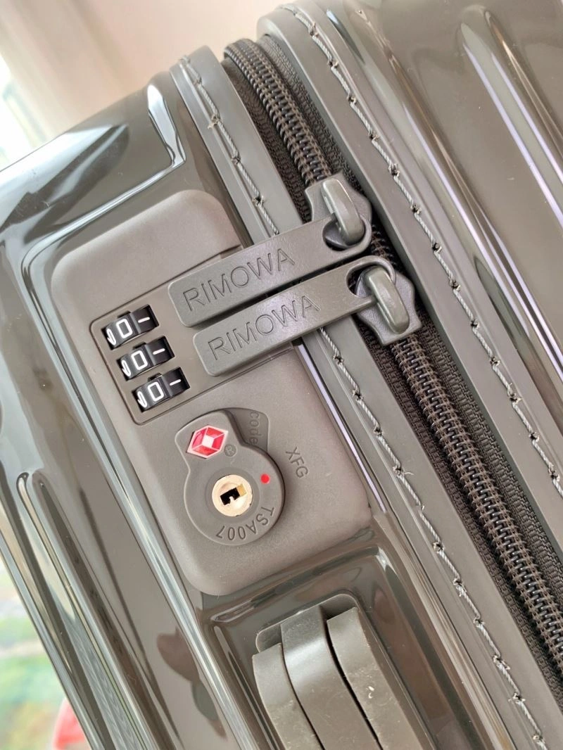 Cut-rate Rimowa Suitcase