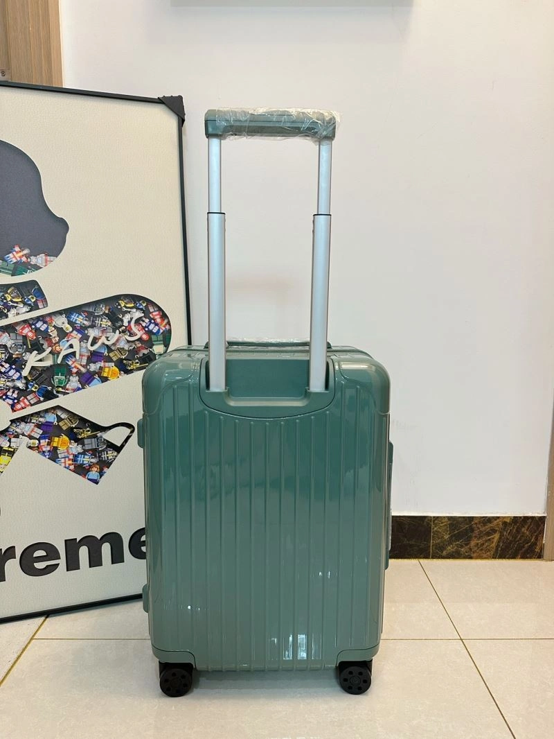 Low-cost Rimowa Suitcase