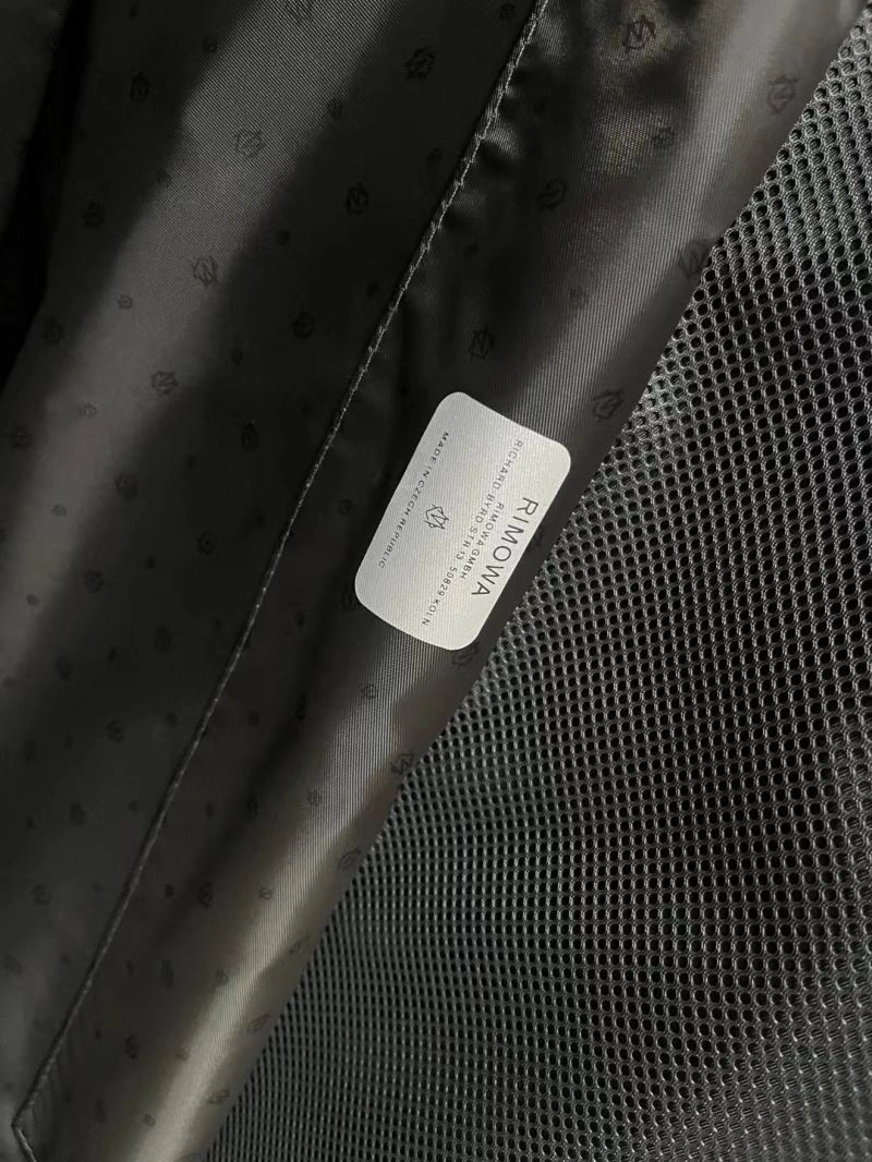Legit Rimowa Suitcase