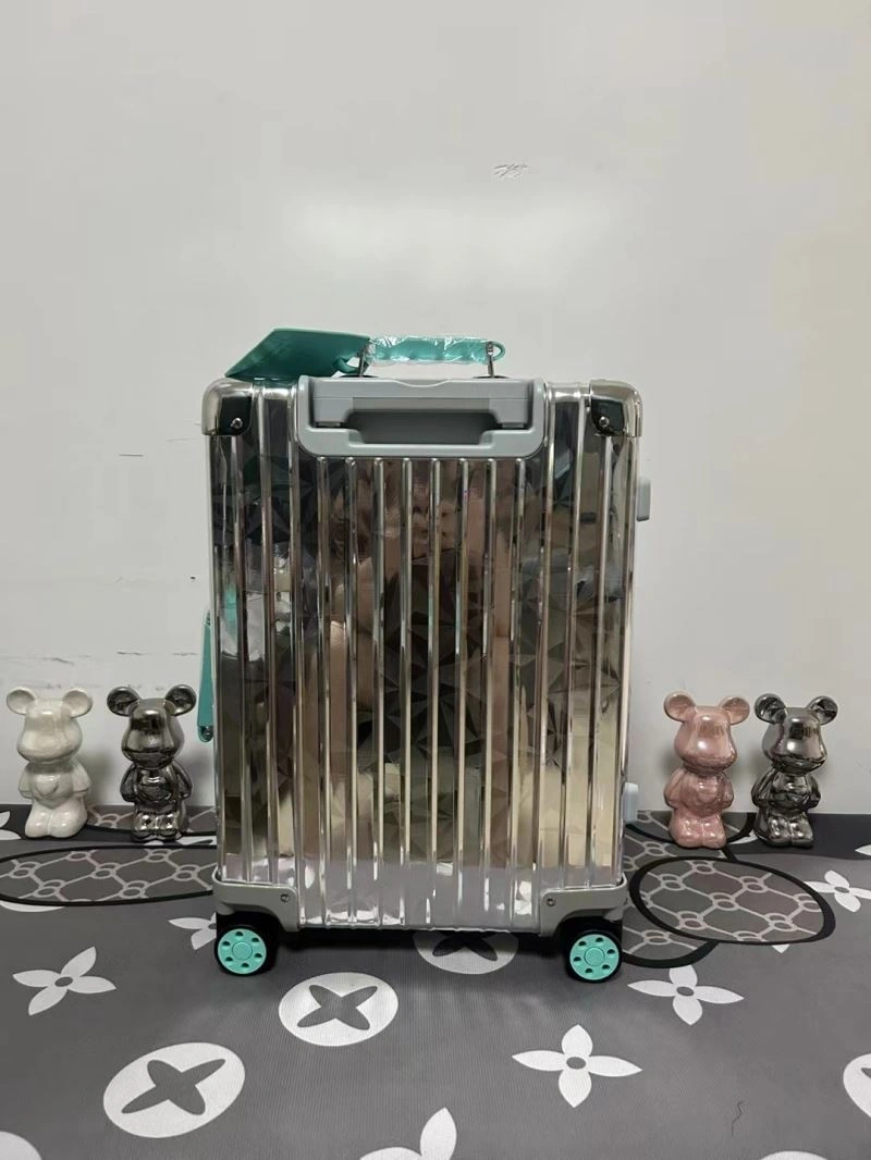 High fidelity Rimowa x Tiffany Suitcase