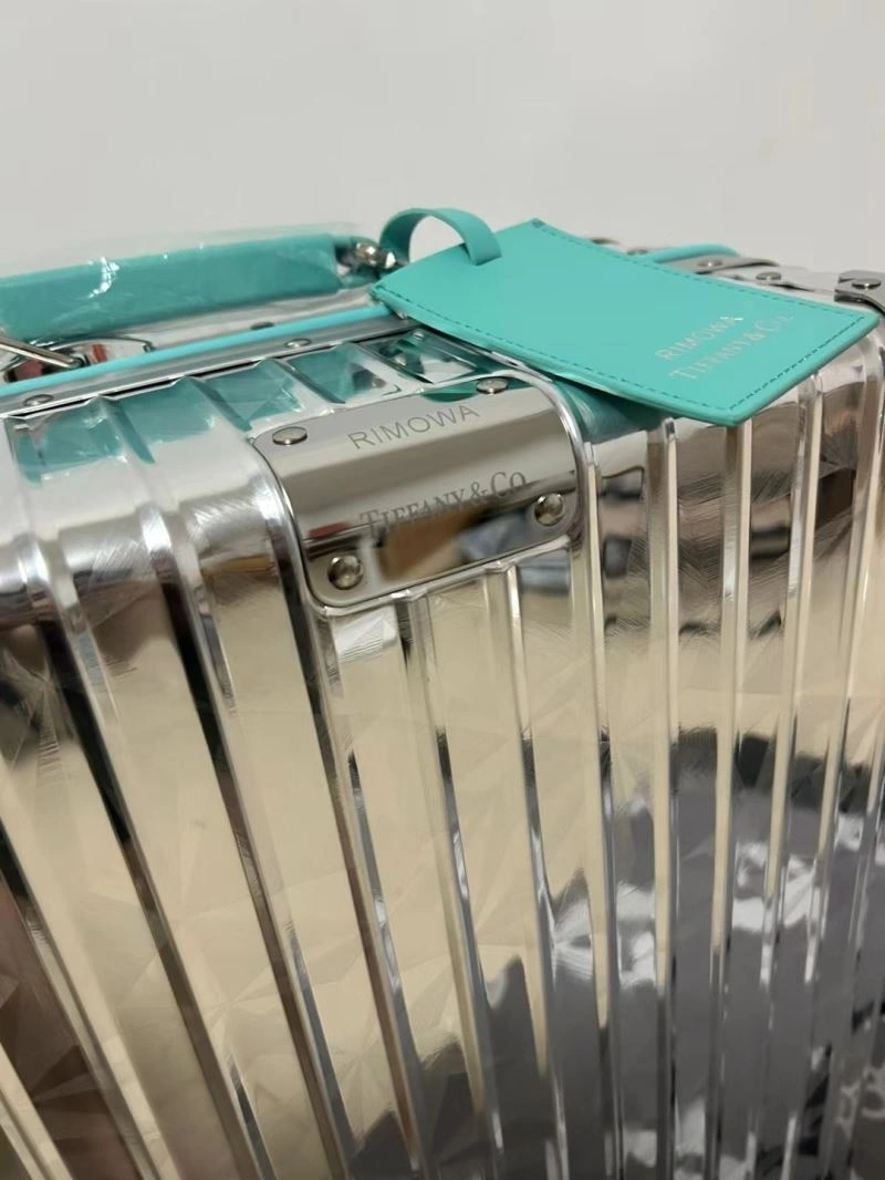 High fidelity Rimowa x Tiffany Suitcase