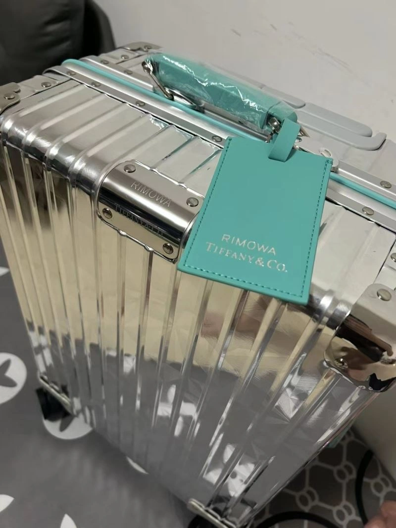 High fidelity Rimowa x Tiffany Suitcase