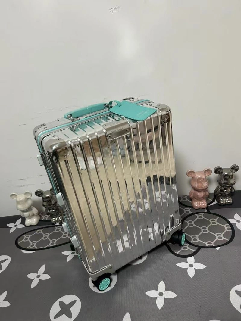 High fidelity Rimowa x Tiffany Suitcase