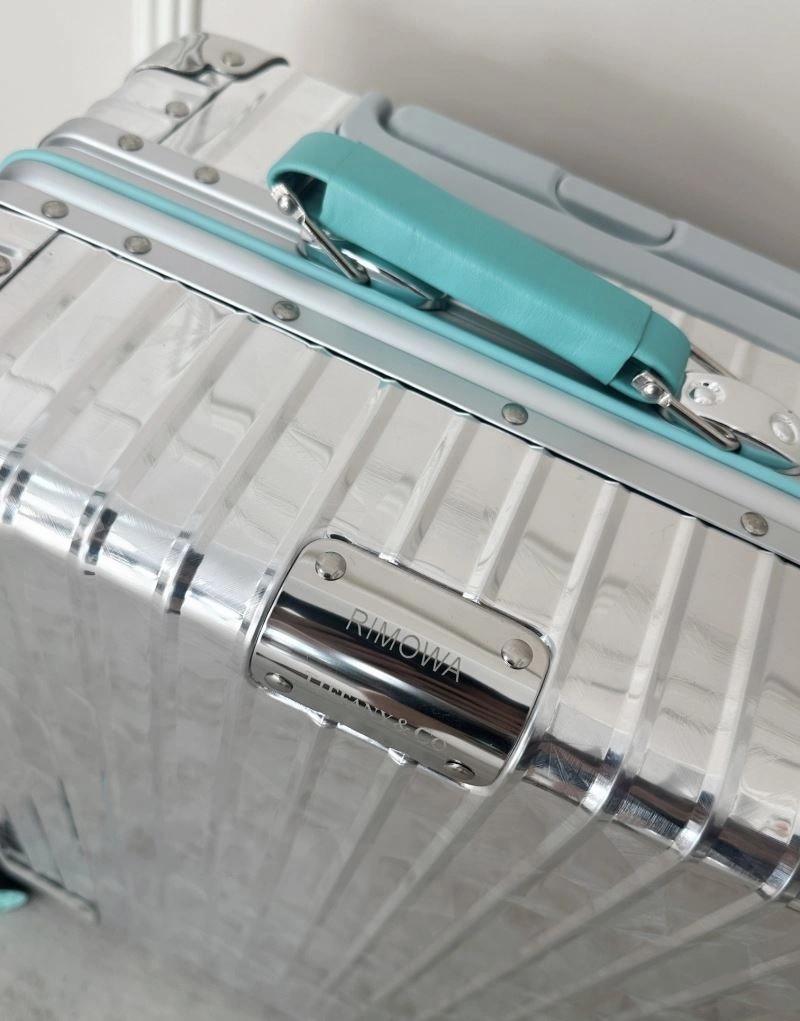 Exact replica Rimowa x Tiffany Suitcase