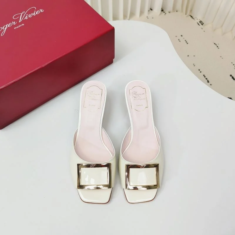 Accurate model Roger Vivier Sandals