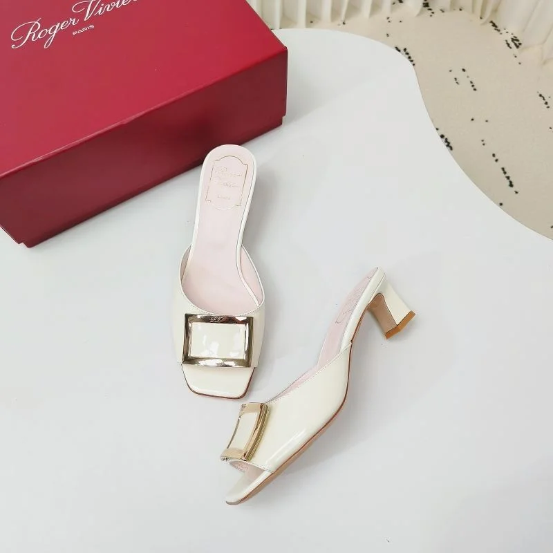 Accurate model Roger Vivier Sandals
