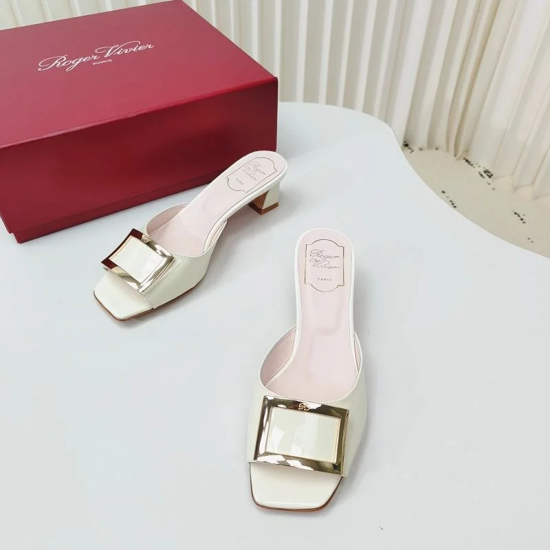 Accurate model Roger Vivier Sandals