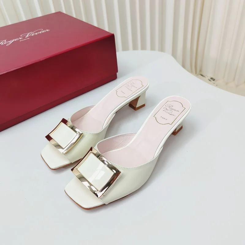 Accurate model Roger Vivier Sandals