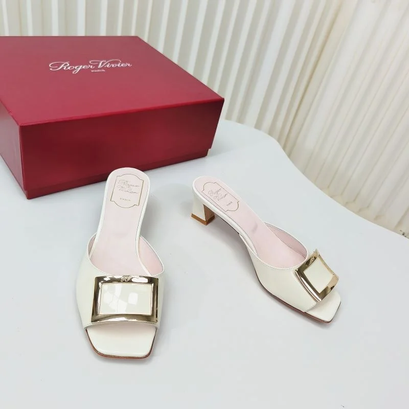 Accurate model Roger Vivier Sandals
