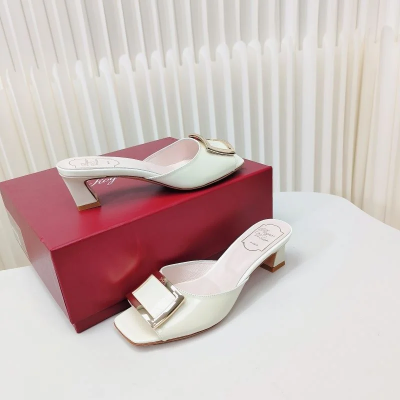 Accurate model Roger Vivier Sandals