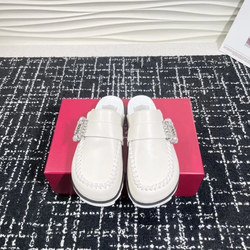 Accurate model Roger Vivier Sandals