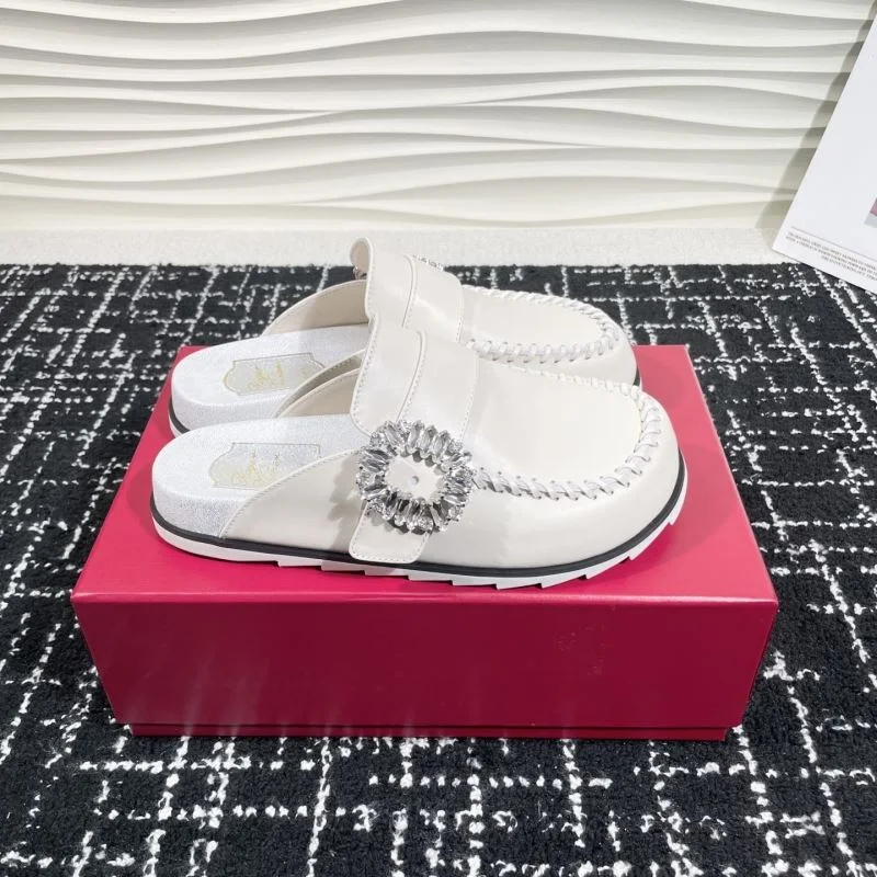Accurate model Roger Vivier Sandals