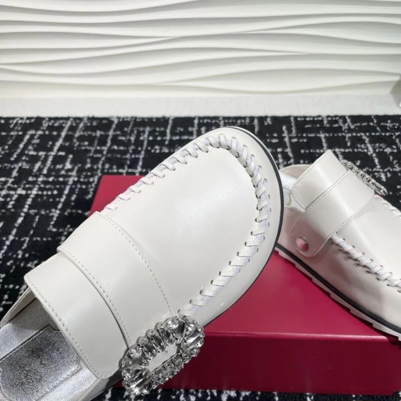 Accurate model Roger Vivier Sandals