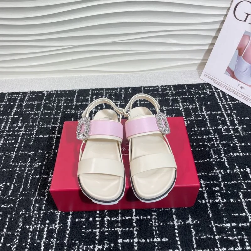 Accurate model Roger Vivier Sandals