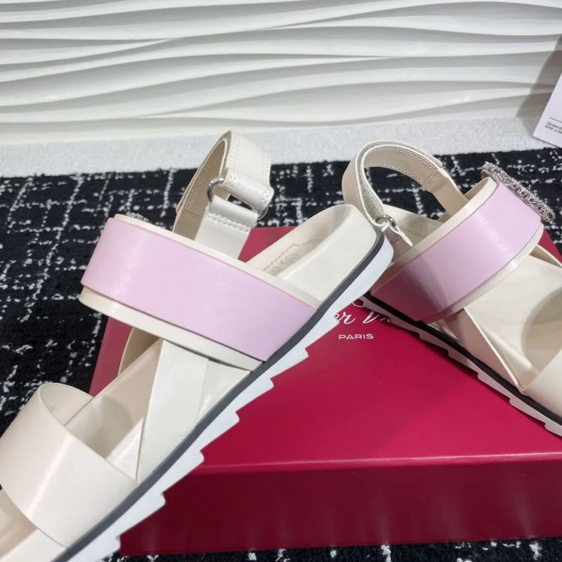 Accurate model Roger Vivier Sandals