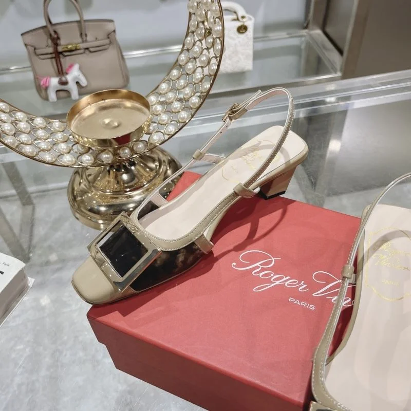 Accurate model Roger Vivier Sandals