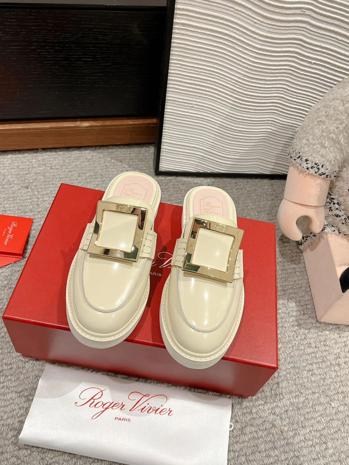 Roger Vivier Sandals