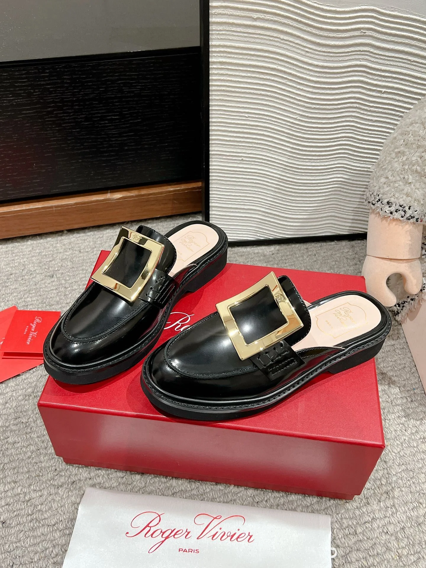 Mirror quality Roger Vivier Sandals