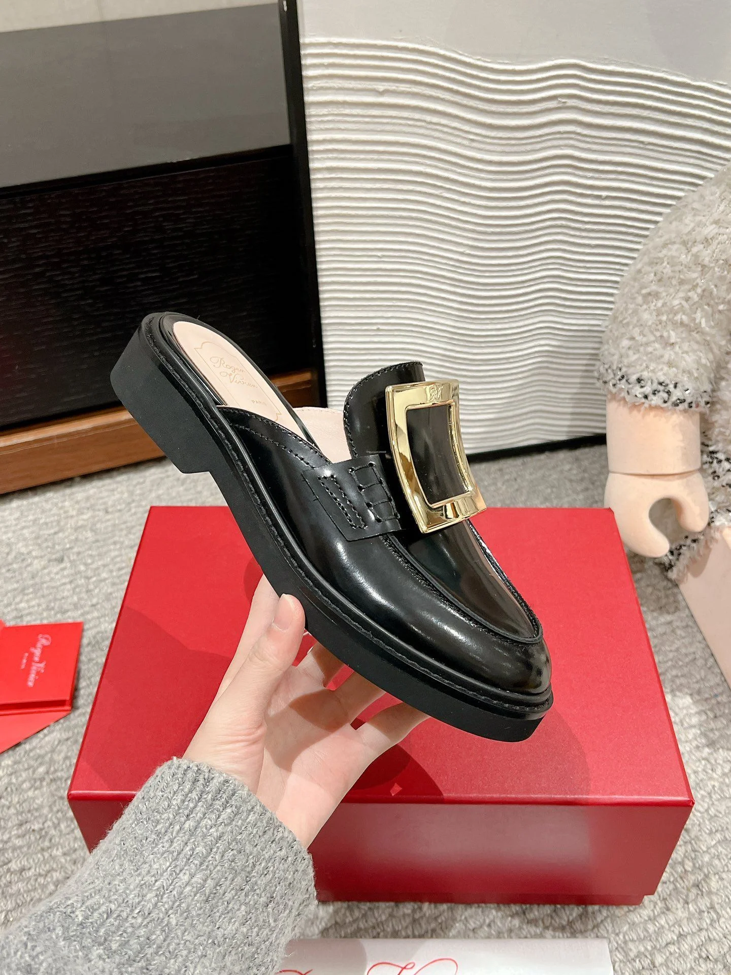 Mirror quality Roger Vivier Sandals