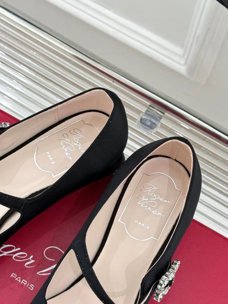 Value-priced Roger Vivier Shoes