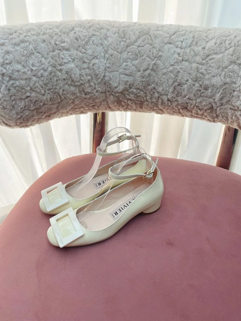 1:1 copy Roger Vivier Shoes