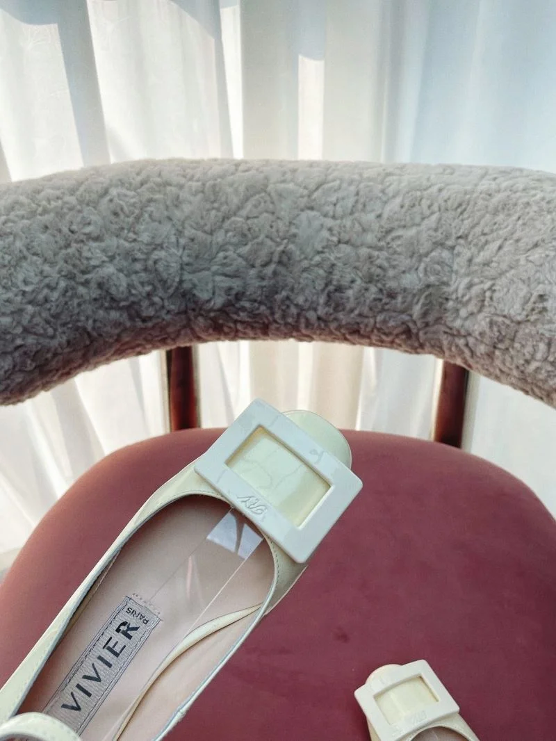 1:1 copy Roger Vivier Shoes