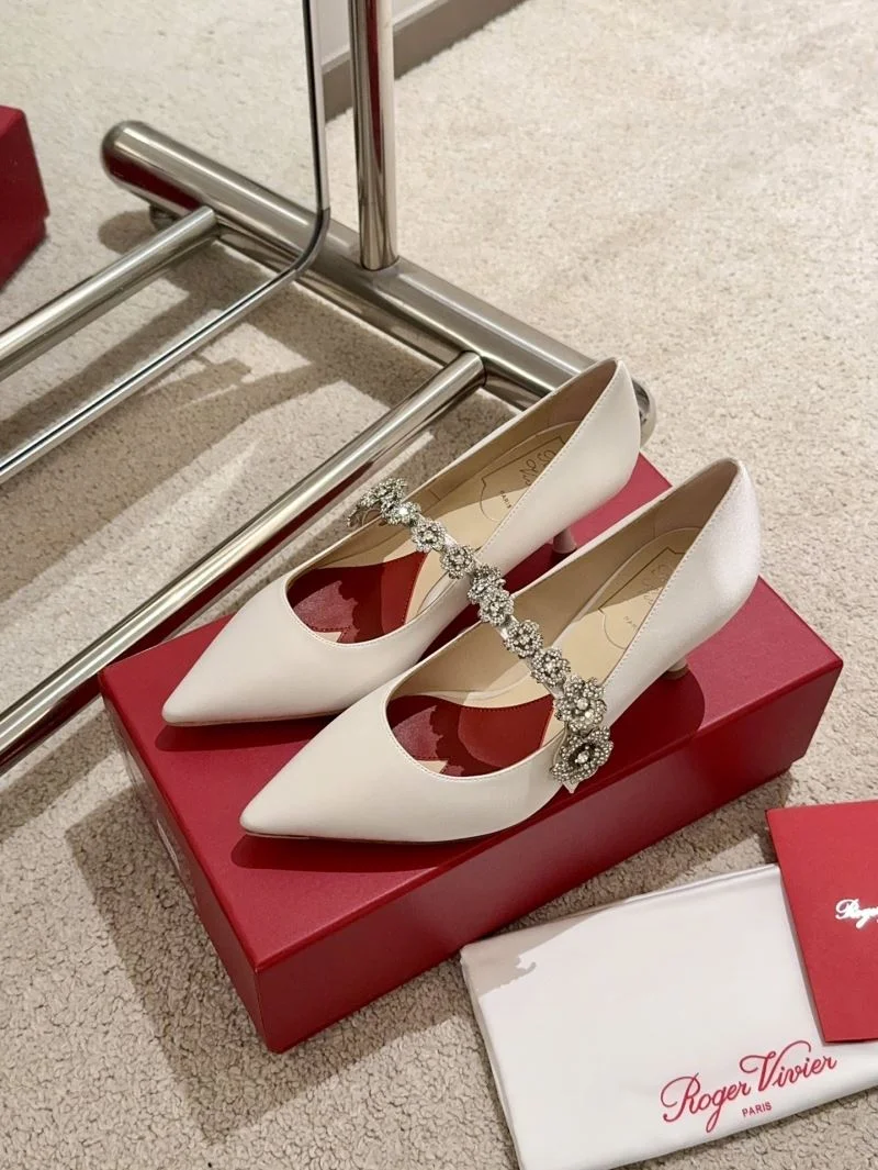 Accurate model Roger Vivier Shoes