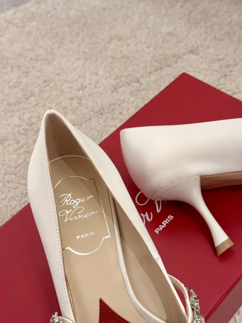 Accurate model Roger Vivier Shoes
