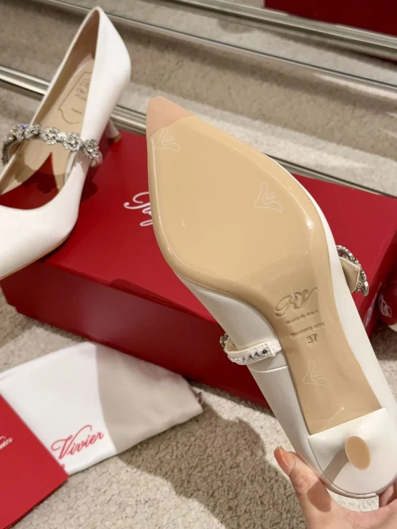 Accurate model Roger Vivier Shoes