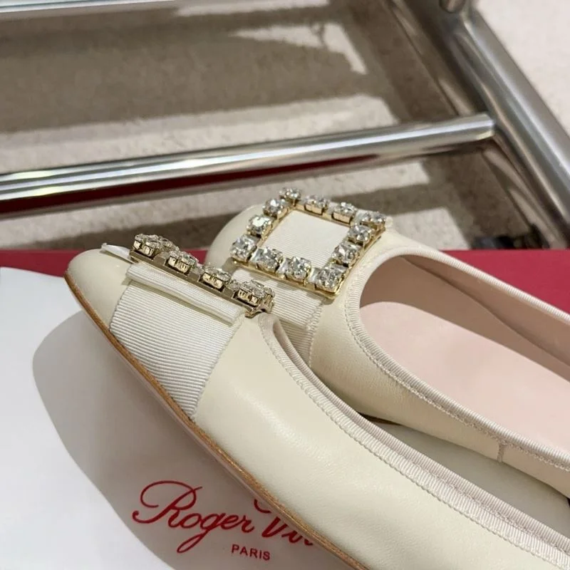 Top mirror Roger Vivier Shoes