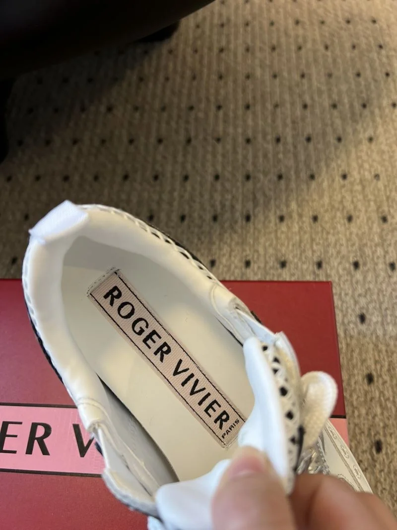Accurate model Roger Vivier Shoes