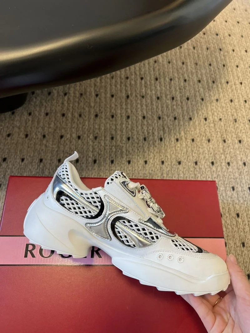 Accurate model Roger Vivier Shoes