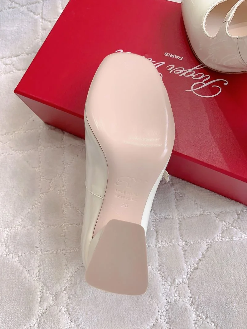 Accurate model Roger Vivier Shoes