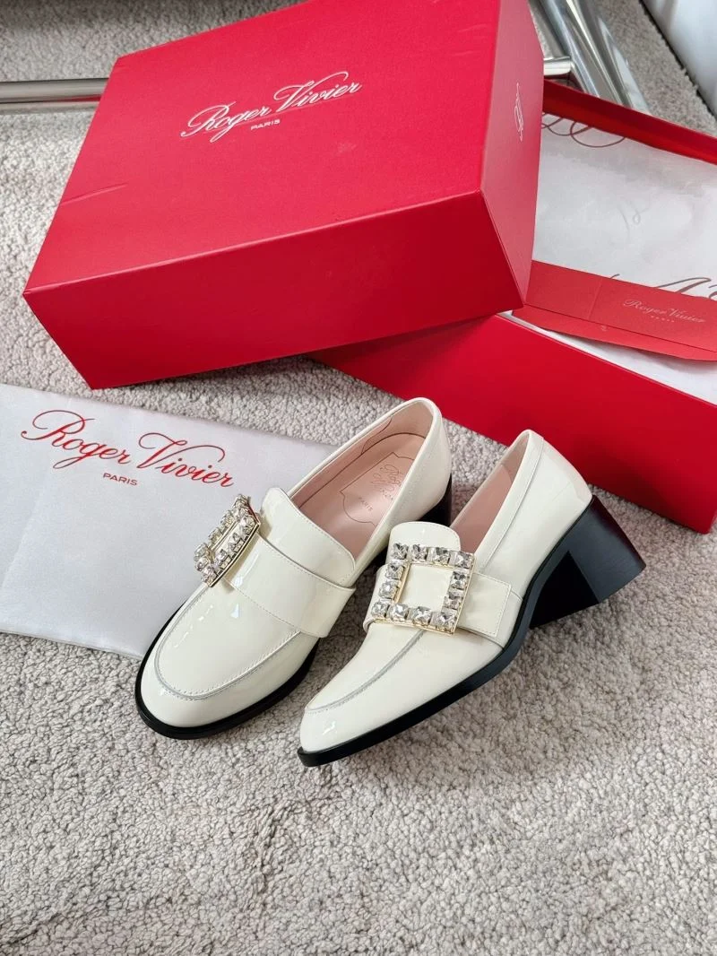 Exact replica Roger Vivier Shoes