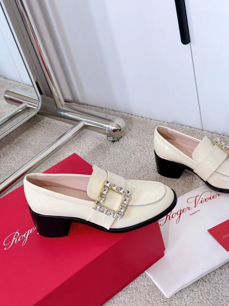 Exact replica Roger Vivier Shoes
