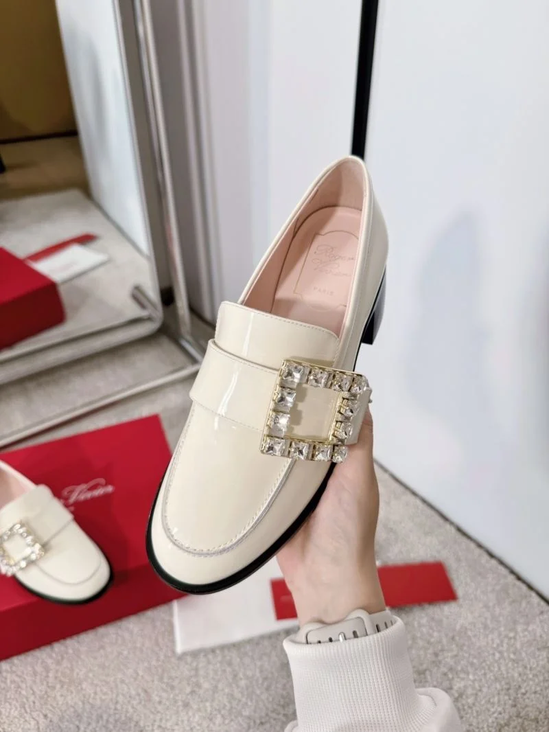 Exact replica Roger Vivier Shoes