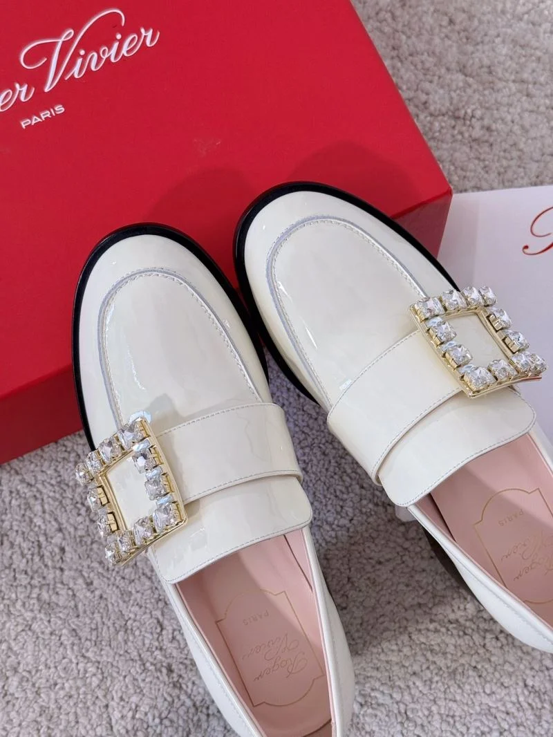 Exact replica Roger Vivier Shoes