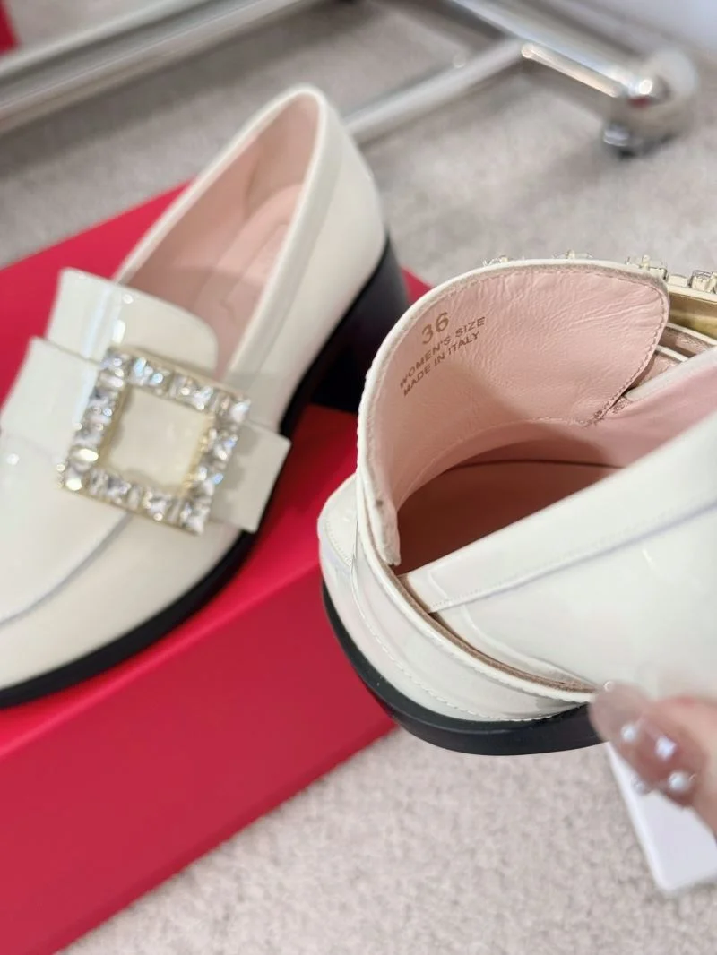 Exact replica Roger Vivier Shoes