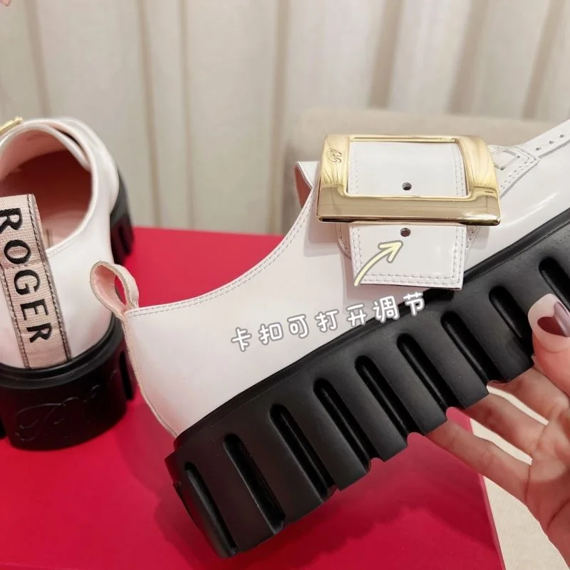 Accurate model Roger Vivier Shoes