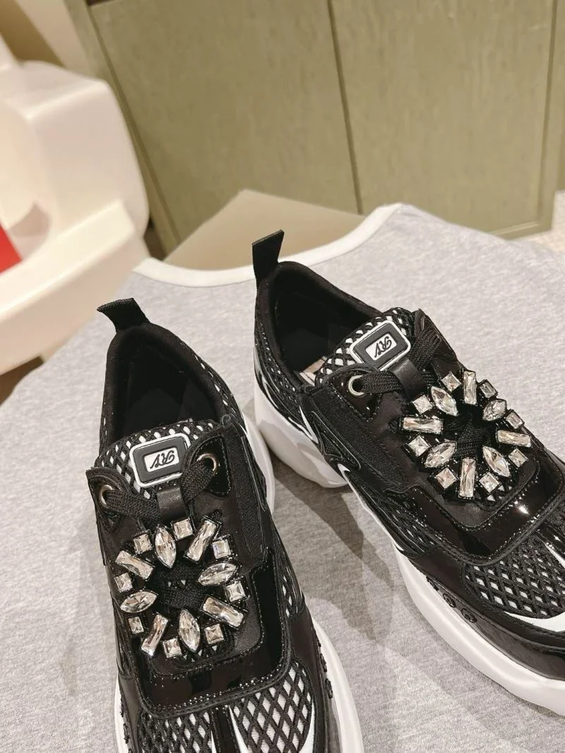 Value-priced Roger Vivier Shoes
