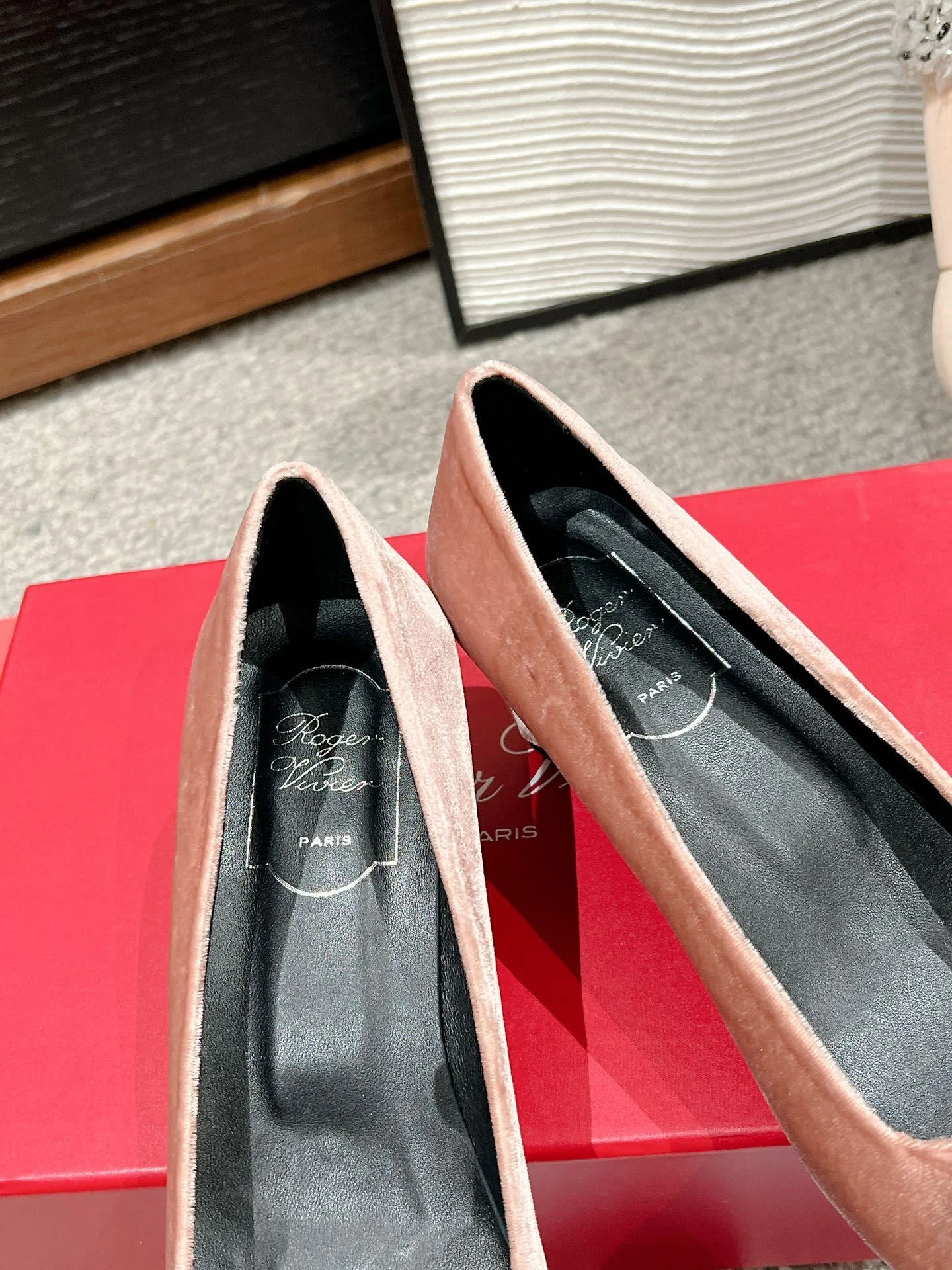 Precise copy Roger Vivier Shoes