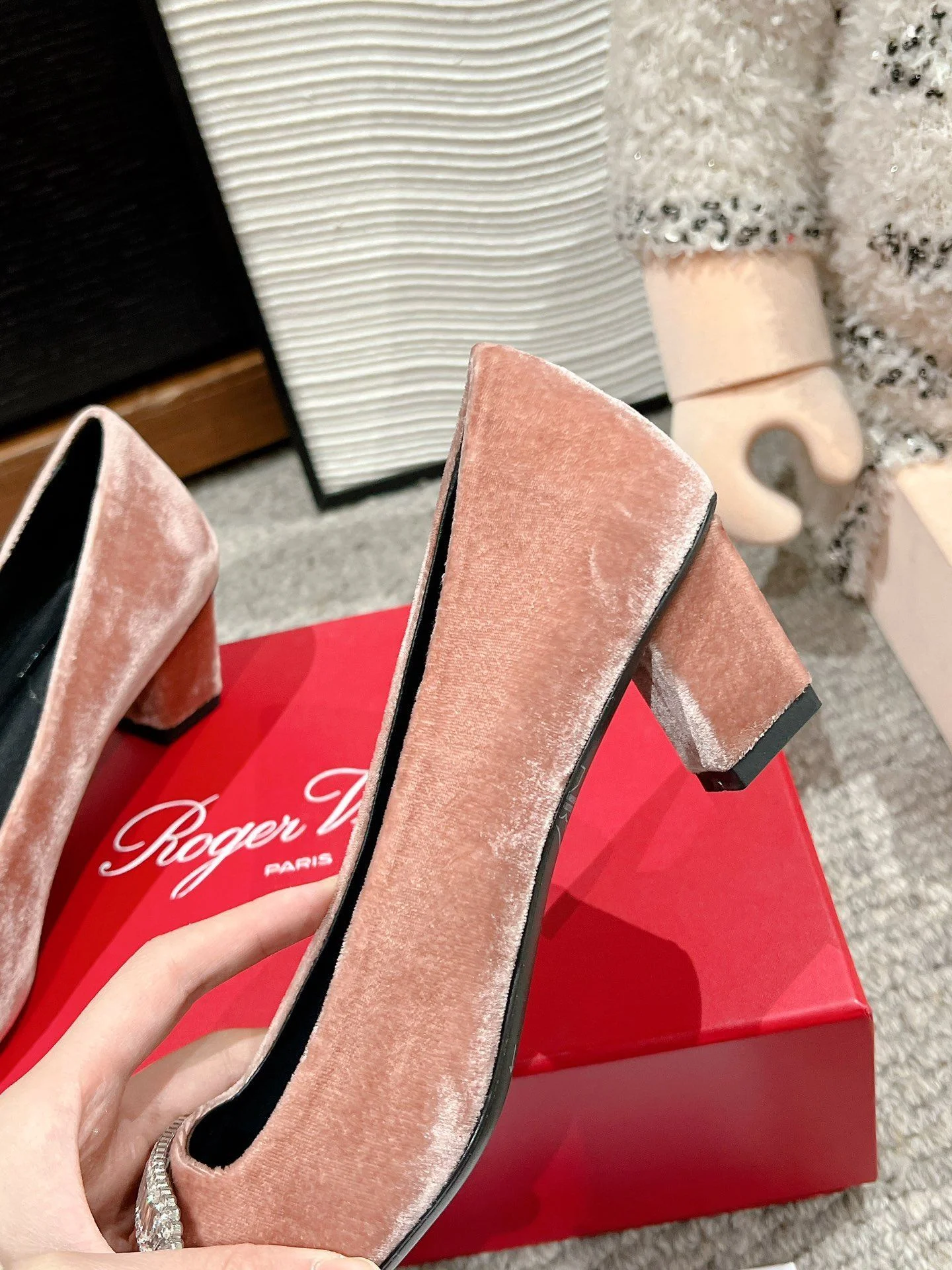 Precise copy Roger Vivier Shoes
